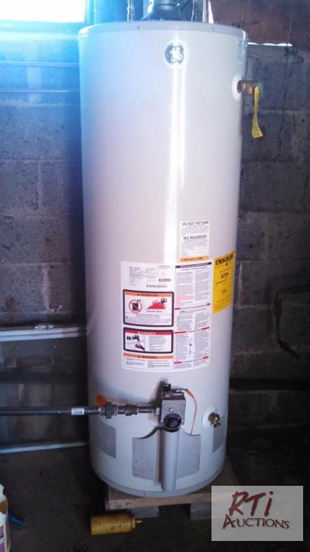 2013 GE Natural Gas Hot Water Tank; 40 gallon... | October NetAuction ...