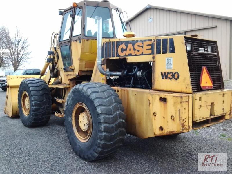 Case W30 wheel loader new IH DT 468 engine 21... | February NetAuction ...